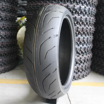 China 180/55/17 TL Motorcycle Tubeless Tyre 35-45% Rubber Content for Qingdao Port for sale