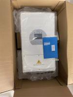 China Hybrid 3 Phase Inverter 12kw 10kw 8kw Solar  Inverter Deye SUN-12K-SG04LP3 for sale