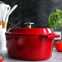 China Enamel Oval Cast Iron Casserole 4.5 Quart With Functionality And Style for sale