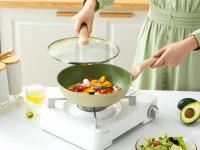 China Premium Aluminum Chinese Wok With Tempered Glass Lid And Non Stick Coating for sale