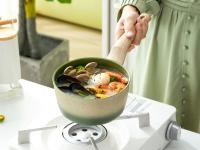 China Cast Iron Aluminum Wok Saucepan With Non Stick Coating And Heat Resistant Handles for sale