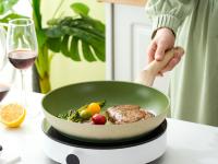 China Healthy Cooking Frying Pan 7Inch Non Stick 26cm With Titanium Coating for sale