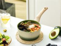 China Durable Non Stick Aluminum Saucepan With Stainless Steel Lid And Stay Cool Handle for sale