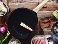 China Oven Safe Aluminum Frying Pan 10.25Inch With Silicone Handle for sale