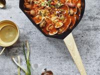 China Premium 10Inch Aluminum Frying Pan With Detachable Handle Black Non Stick for sale