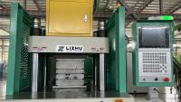 China High Efficiency Plastic Vertical Injection Molding Machine for sale