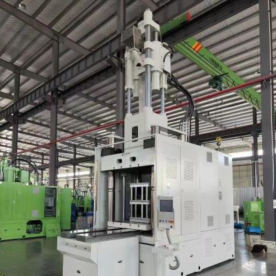 China High Pressure Vertical Injection Molding Machine With Low Station for sale
