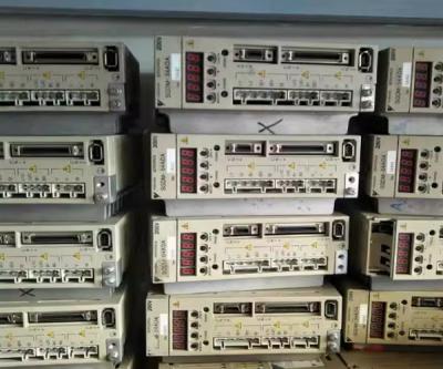 China YASKAWA SGD-04APY61 AC SERVO AMPLIFIER 200-230V 6/2.6A 50/60HZ NEW for sale