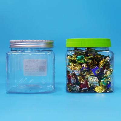 China Airtight Square PET Plastic Jar 650ml 22oz with Screw Lid for Food Candy Cookies for sale