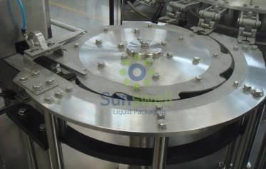 China Industrial 3 in 1 Mineral Water Filling Machine 4000BPH 12 Filling Heads PET Bottle for sale