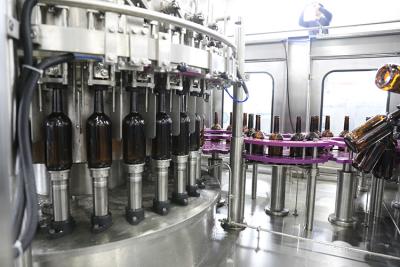 China Glass Bottle Beer Wine Filling Machine 1000-8000 BPH Isobaric Filler Capper for sale