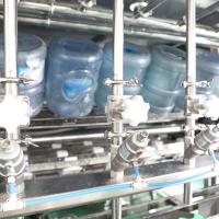China Automatic 5 Gallon 20 Liter Hot Filling Machine with Mitsubishi PLC 304 Stainless Steel for sale
