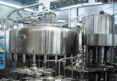 China PET Bottle Wine Filling Machine 10000 BPH 3-in-1 Rinsing Filling Capping Beverage Equipment for sale