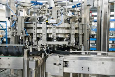 China YDGF12-1 Automatic Rotary Can Filling Machine with 12 Heads and 2000BPH Capacity for Carbonated Beverages for sale