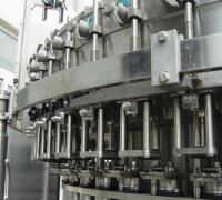 China BDCGF50-50-12 Carbonated Beverage Filling Machine with 50 Filling Heads and 15,000 BPH Capacity for sale