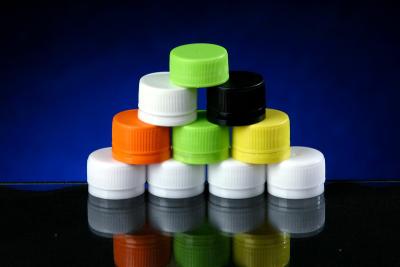 China 26mm HDPE & PP Bottle Caps for Water, Carbonated Drinks, Oil and 5-Gallon Containers for sale