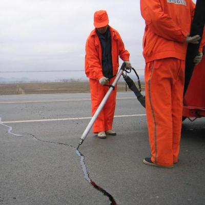 China Crack Sealant Street Highway Hot Tar Road Repair Preventive Road Maintenance Asphalt Layer for sale