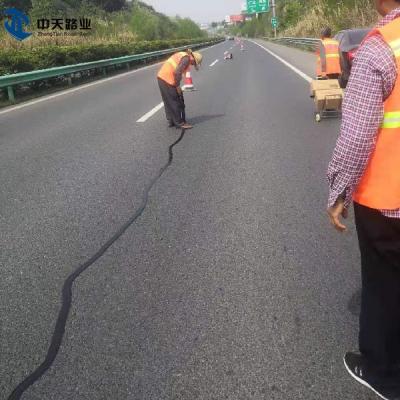 China 30mm Asphalt Bitumen Crack Sealing Self Adhesive Bitumen Tape Quick Repair for sale