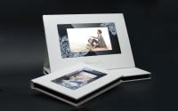 China Digital Wedding Video Album Elegant With TFT Screen USB Rechargeable Battery for sale