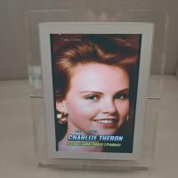 China Premium 7 Inch Screen Acrylic Digital Photo Frame Sleek Modern Design With Auto Playback for sale
