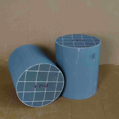 China High Soot Capacity Thermal Shock Resistant DPF Diesel Particulate Filter 95% Filtration 118.4mm to 330.2mm for sale
