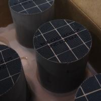 China Platinum Catalyzed CDPF for Euro VI Heavy-Duty Trucks 95% Filtration Efficiency for sale