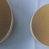 China Honeycomb Ceramic Diesel Oxidation Catalyst DOC 90% CO HC Reduction 400 CPSI for sale