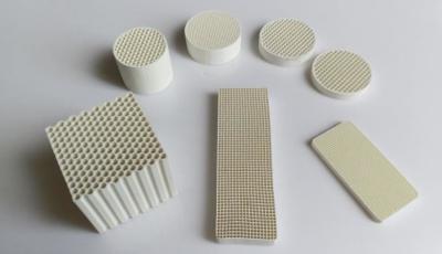 China VOC Catalytic Oxidation Deodorizer Catalyst 150x150x50mm 100 CPSI Honeycomb Ceramic for sale