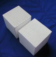 China Porous Honeycomb Ceramic Catalyst Carrier 150×150×150mm with 400-600 CPSI for Catalytic Converters for sale
