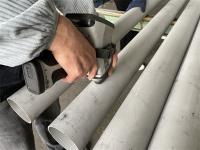 China Sanitary Stainless Seamless Steel Pipe 304 304L AISI304 Round Tube 1.5mm Wall Thickness for sale