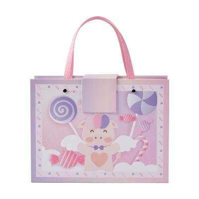 China Customized Large Square Magnetic Cardboard Gift Boxes 157gsm With Handle for sale