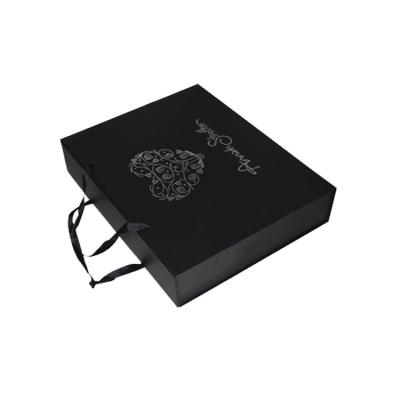 China Folding Gift Packaging Box Black Carboard Foldable Gift Box With Magnetic Lid for sale