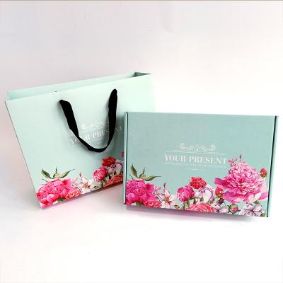 China Corrugated Paper Custom Cardboard Mailers For Clothes Shoes Packaging for sale