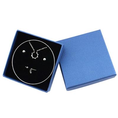 China Varnished Kraft Paper Cardboard Jewelry Gift Boxes Bulk For Necklace Presentation Packaging for sale