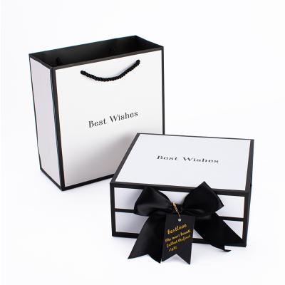 China Self Foldable White Black Gift Packaging Box For Necklace Accessories for sale