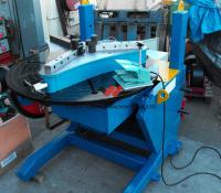 China Height Adjusting Automated Pipe Welding Positioners Turntable 3kw For Vessel for sale