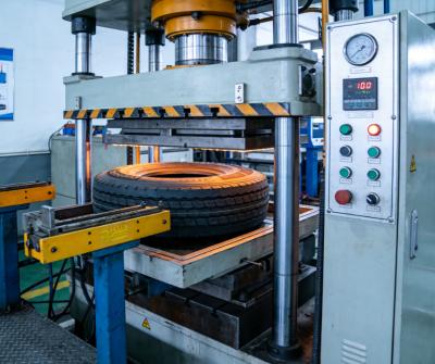 China Machineweight 500 to 2000 Kg Rubber Curing Vulcanizer Equipment Featuring Hydraulic System Yuken Ideal for Rubber Product Manufacturing for sale