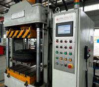 China 13.2kw Heating Power Rubber Vulcanizing Press Machine Incorporating Electrical Or Oil Or Steam Heating Type For Operation for sale