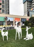China Cute Deer Outdoor Fiberglass Sculpture Statue For Garden Park for sale