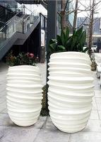 China Handmade White FRP Flower Pots Wave Shaped For Hotel for sale