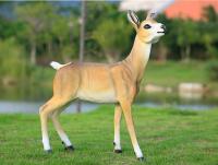 China Animal Giraffe Outdoor Fiberglass Sculpture For Zoo Forest Landscape for sale