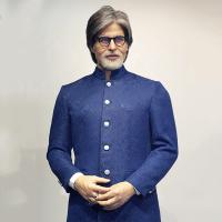 China Fiberglass Celebrity Wax Figures Attraction Human Figure Clay Sculpture Hyper Realistic for sale