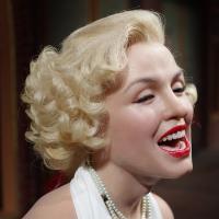 China Resin Celebrity Wax Figures Handmade Realistic  LifeSize Marilyn Monroe Wax Statue for sale