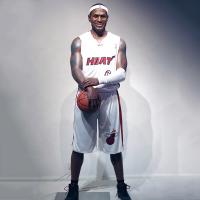 China NBA Player LeBron James Wax Statue Figure Custom 203cm for sale