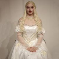 China Beautiful Celebrity Wax Figures Anne Hathaway Resin Hyper Realistic Statue 173cm for sale