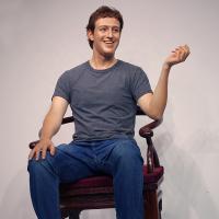 China Celebrity Mark Zuckerberg Wax Statue 1:1 Hyper Realistic Sculpture Silicone Rubber Statues for sale