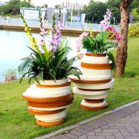 China Vertical White FRP Pots And White Fiberglass Planters For Flower for sale