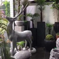 China Large Outdoor Indoor Animal Garden Statues Fiberglass Deers Shape Flower Pot  ODM ISO9001 for sale