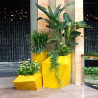 China Nordic Geometric FRP Flower Pots Outdoor Indoor Large Planter Fiberglass Plant Pots for sale