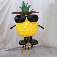 China Outdoor Custom Fiberglass Sculpture / Matte Glossy Giant Pineapple Sculpture for sale